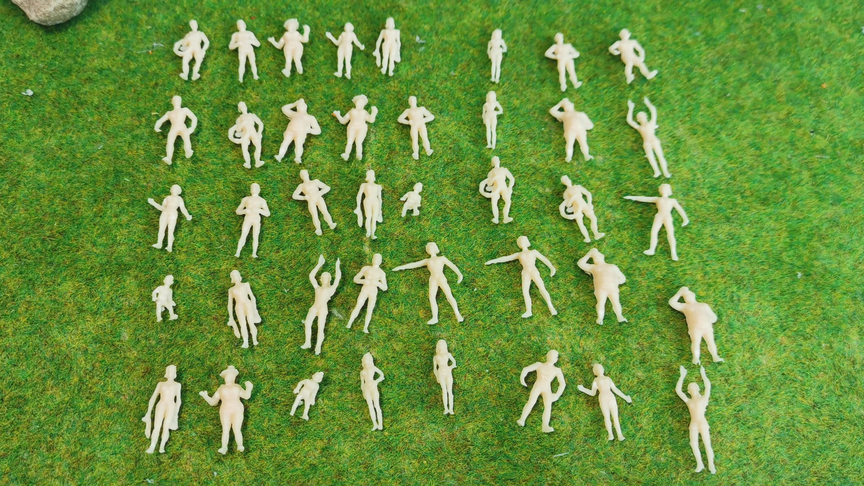 40x Strand Urlaub Sommer Figuren 1:87 (Spur H0) - unbemalt – 3D-Scale